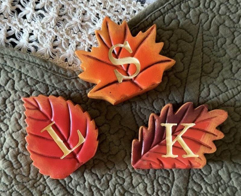 Country-Style Monogrammed Placeholder and Cloth Napkin DIY - The ...